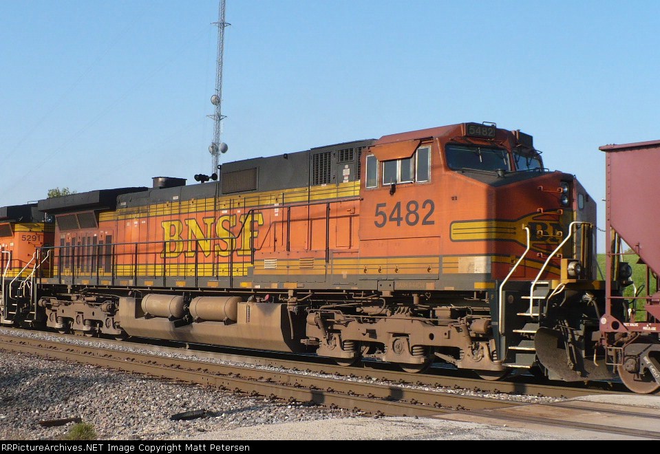 BNSF 5482